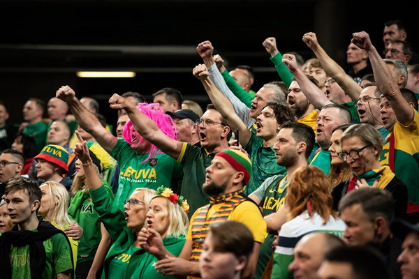Fanai po pralaimėjimo: „Lietuvos krepšinio po 10 metų laukia futbolo ...